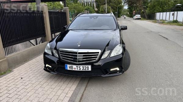 Black Mercedes-Benz E 350 2011 in Jurmala, with an engine capacity of 3.00 L and mileage of 440 thousand km for 7000 €, photo 2 on AUTOMOTO.COM.LV