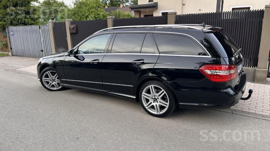 Black Mercedes-Benz E 350 2011 in Jurmala, with an engine capacity of 3.00 L and mileage of 440 thousand km for 7000 €, photo 4 on AUTOMOTO.COM.LV