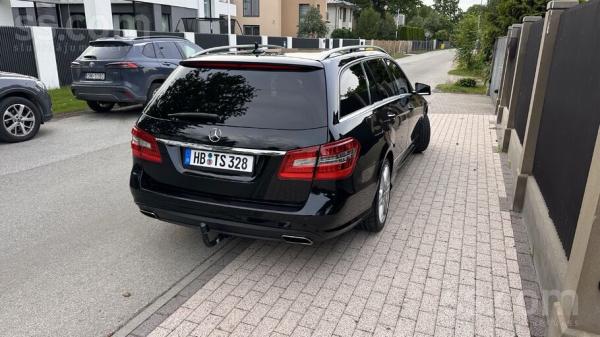 Black Mercedes-Benz E 350 2011 in Jurmala, with an engine capacity of 3.00 L and mileage of 440 thousand km for 7000 €, photo 4 on AUTOMOTO.COM.LV