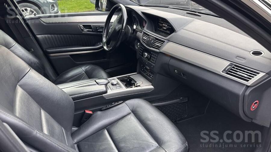 Black Mercedes-Benz E 350 2011 in Jurmala, with an engine capacity of 3.00 L and mileage of 440 thousand km for 7000 €, photo 16 on AUTOMOTO.COM.LV