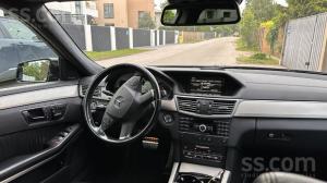 Black Mercedes-Benz E 350 2011 in Jurmala, with an engine capacity of 3.00 L and mileage of 440 thousand km for 7000 €, photo 18 on AUTOMOTO.COM.LV