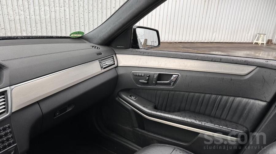 Black Mercedes-Benz E 350 2011 in Jurmala, with an engine capacity of 3.00 L and mileage of 440 thousand km for 7000 €, photo 21 on AUTOMOTO.COM.LV