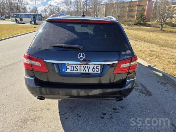 Черный Мерседес E 350 2011 в Цесис, объемом двигателя 3.00 л и пробегом 246 тыс. км за 6999 €, фото 9 на AUTOMOTO.COM.LV
