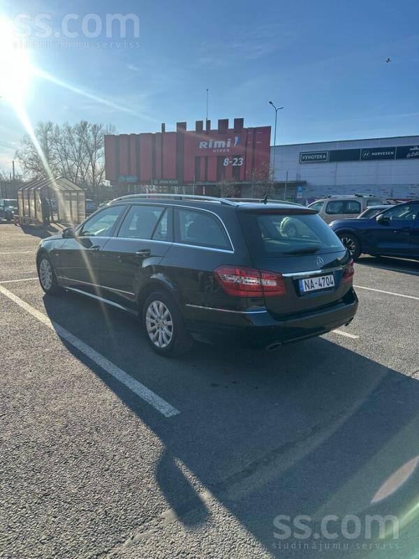 Black Mercedes-Benz E 350 2011 in Riga, with an engine capacity of 3.00 L and mileage of 297 thousand km for 7500 €, photo 6 on AUTOMOTO.COM.LV