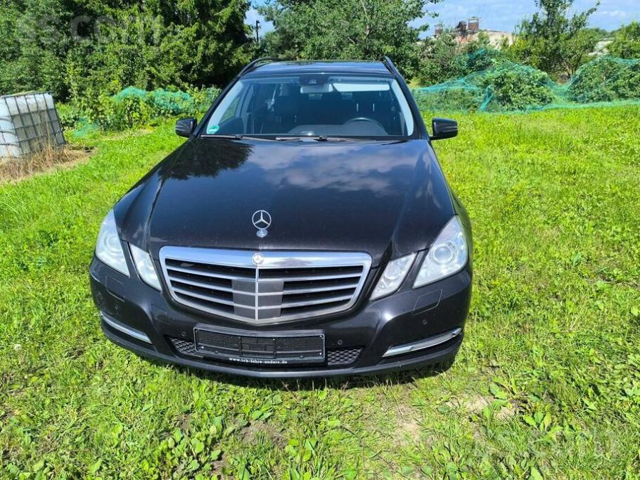 Melns Mercedes-Benz E 350 2011 Rīga, ar dzinēja tilpumu 3.00 L un nobraukumu 441 tūkst. km par 4850 €, foto 4 vietnē AUTOMOTO.COM.LV