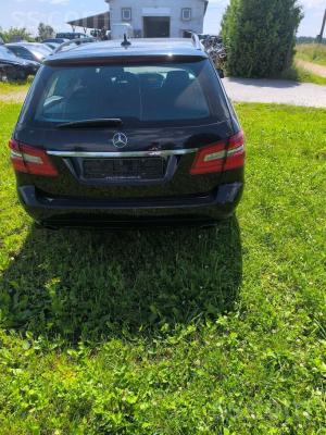 Melns Mercedes-Benz E 350 2011 Rīga, ar dzinēja tilpumu 3.00 L un nobraukumu 441 tūkst. km par 4850 €, foto 6 vietnē AUTOMOTO.COM.LV