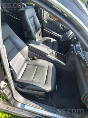 Melns Mercedes-Benz E 350 2011 Rīga, ar dzinēja tilpumu 3.00 L un nobraukumu 441 tūkst. km par 4850 €, foto 8 vietnē AUTOMOTO.COM.LV