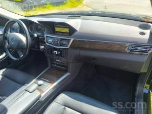 Melns Mercedes-Benz E 350 2011 Rīga, ar dzinēja tilpumu 3.00 L un nobraukumu 441 tūkst. km par 4850 €, foto 12 vietnē AUTOMOTO.COM.LV
