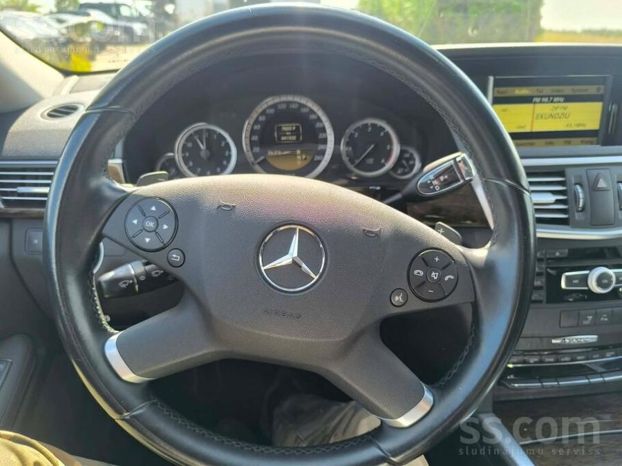Melns Mercedes-Benz E 350 2011 Rīga, ar dzinēja tilpumu 3.00 L un nobraukumu 441 tūkst. km par 4850 €, foto 14 vietnē AUTOMOTO.COM.LV