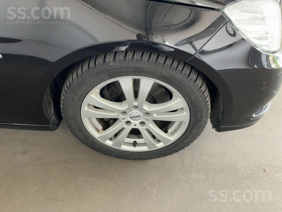 Melns Mercedes-Benz E 350 2011 Rīga, ar dzinēja tilpumu 3.00 L un nobraukumu 441 tūkst. km par 4850 €, foto 34 vietnē AUTOMOTO.COM.LV