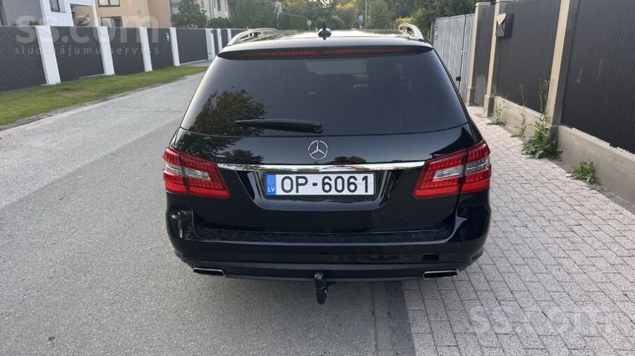Melns Mercedes-Benz E 350 2011 Jūrmala, ar dzinēja tilpumu 3.00 L un nobraukumu 440 tūkst. km par 8000 €, foto 8 vietnē AUTOMOTO.COM.LV