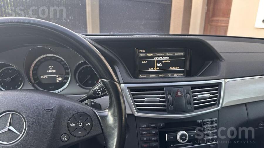 Melns Mercedes-Benz E 350 2011 Jūrmala, ar dzinēja tilpumu 3.00 L un nobraukumu 440 tūkst. km par 8000 €, foto 12 vietnē AUTOMOTO.COM.LV