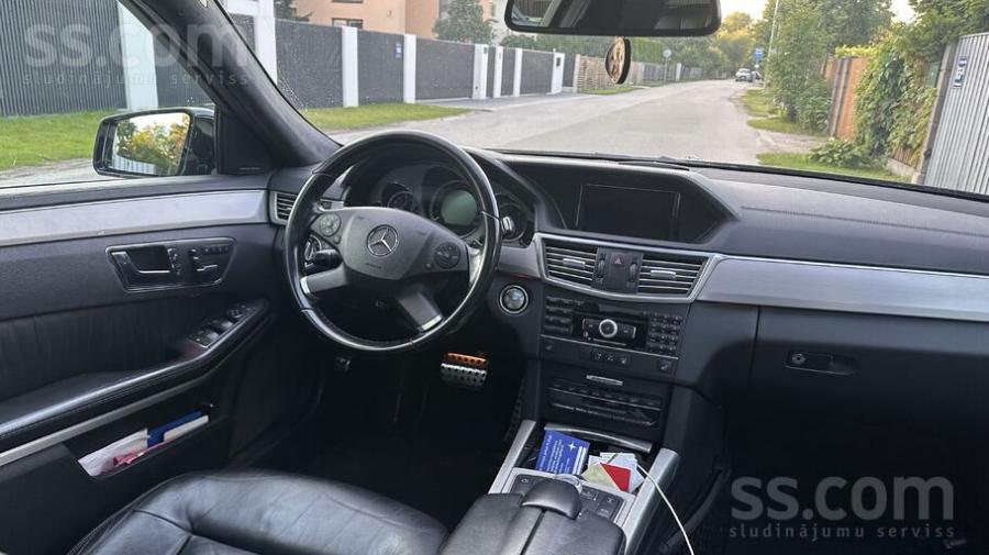 Melns Mercedes-Benz E 350 2011 Jūrmala, ar dzinēja tilpumu 3.00 L un nobraukumu 440 tūkst. km par 8000 €, foto 23 vietnē AUTOMOTO.COM.LV