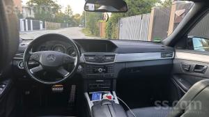 Melns Mercedes-Benz E 350 2011 Jūrmala, ar dzinēja tilpumu 3.00 L un nobraukumu 440 tūkst. km par 8000 €, foto 25 vietnē AUTOMOTO.COM.LV