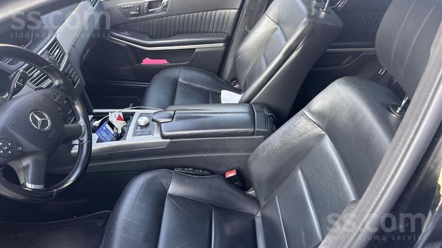 Melns Mercedes-Benz E 350 2011 Jūrmala, ar dzinēja tilpumu 3.00 L un nobraukumu 440 tūkst. km par 8000 €, foto 31 vietnē AUTOMOTO.COM.LV