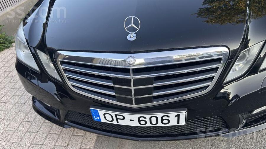 Melns Mercedes-Benz E 350 2011 Jūrmala, ar dzinēja tilpumu 3.00 L un nobraukumu 440 tūkst. km par 8000 €, foto 33 vietnē AUTOMOTO.COM.LV