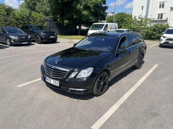 Black Mercedes-Benz E 350 2011 in Kaunas, with an engine capacity of 2.99 L and mileage of 292 thousand km for 9000 €, photo 1 on AUTOMOTO.COM.LV