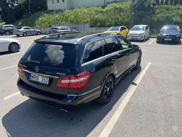 Black Mercedes-Benz E 350 2011 in Kaunas, with an engine capacity of 2.99 L and mileage of 292 thousand km for 9000 €, photo 4 on AUTOMOTO.COM.LV