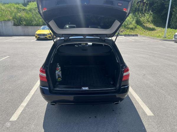 Black Mercedes-Benz E 350 2011 in Kaunas, with an engine capacity of 2.99 L and mileage of 292 thousand km for 9000 €, photo 5 on AUTOMOTO.COM.LV