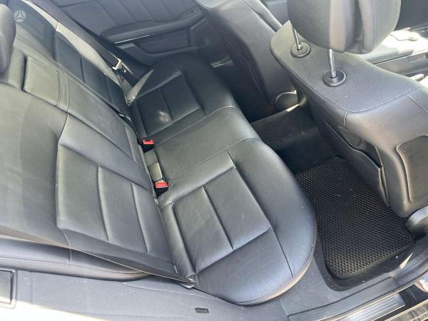 Black Mercedes-Benz E 350 2011 in Kaunas, with an engine capacity of 2.99 L and mileage of 292 thousand km for 9000 €, photo 8 on AUTOMOTO.COM.LV
