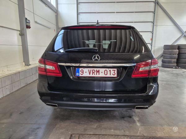 Melns Mercedes-Benz E 350 2011 Raseiniai, ar dzinēja tilpumu 2.99 L un nobraukumu 343 tūkst. km par 6750 €, foto 7 vietnē AUTOMOTO.COM.LV
