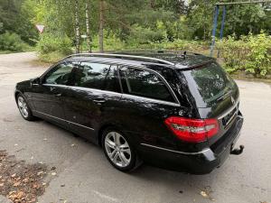 Black Mercedes-Benz E 350 2011 in Raseiniai, with an engine capacity of 3.00 L and mileage of 300 thousand km for 2950 €, photo 3 on AUTOMOTO.COM.LV
