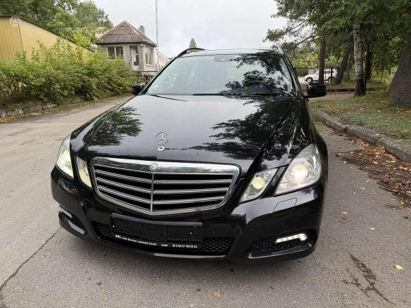 Black Mercedes-Benz E 350 2011 in Raseiniai, with an engine capacity of 3.00 L and mileage of 300 thousand km for 2950 €, photo 11 on AUTOMOTO.COM.LV