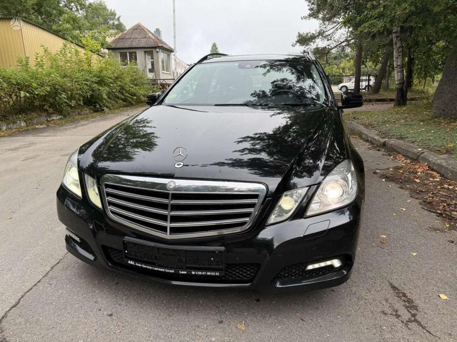 Black Mercedes-Benz E 350 2011 in Raseiniai, with an engine capacity of 3.00 L and mileage of 300 thousand km for 2950 €, photo 11 on AUTOMOTO.COM.LV