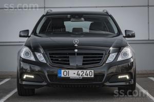 Черный Мерседес E 350 2011 в Рига, объемом двигателя 3.00 л и пробегом 241 тыс. км за 10500 €, фото 3 на AUTOMOTO.COM.LV