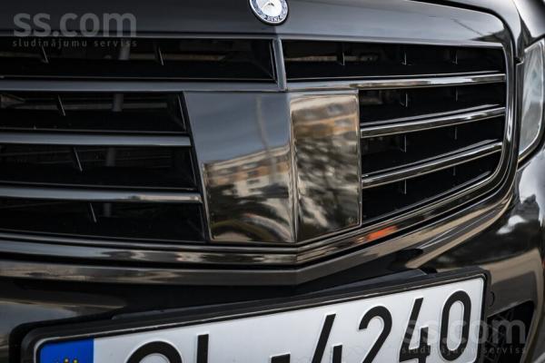 Black Mercedes-Benz E 350 2011 in Riga, with an engine capacity of 3.00 L and mileage of 241 thousand km for 10500 €, photo 8 on AUTOMOTO.COM.LV