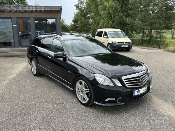 Black Mercedes-Benz E 350 2011 in Valmiera, with an engine capacity of 3.00 L and mileage of 370 thousand km for 8300 €, photo 1 on AUTOMOTO.COM.LV