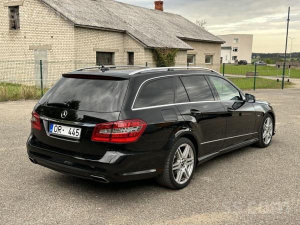 Black Mercedes-Benz E 350 2011 in Valmiera, with an engine capacity of 3.00 L and mileage of 370 thousand km for 8300 €, photo 4 on AUTOMOTO.COM.LV