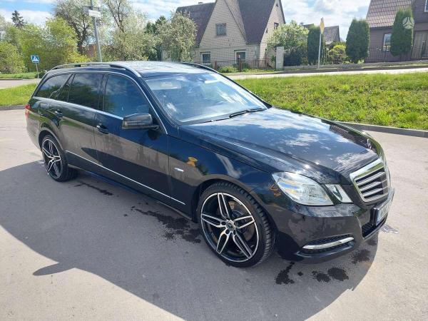 Melns Mercedes-Benz E 350 2011 Ariogala, ar dzinēja tilpumu 2.99 L un nobraukumu 340 tūkst. km par 6650 €, foto 4 vietnē AUTOMOTO.COM.LV