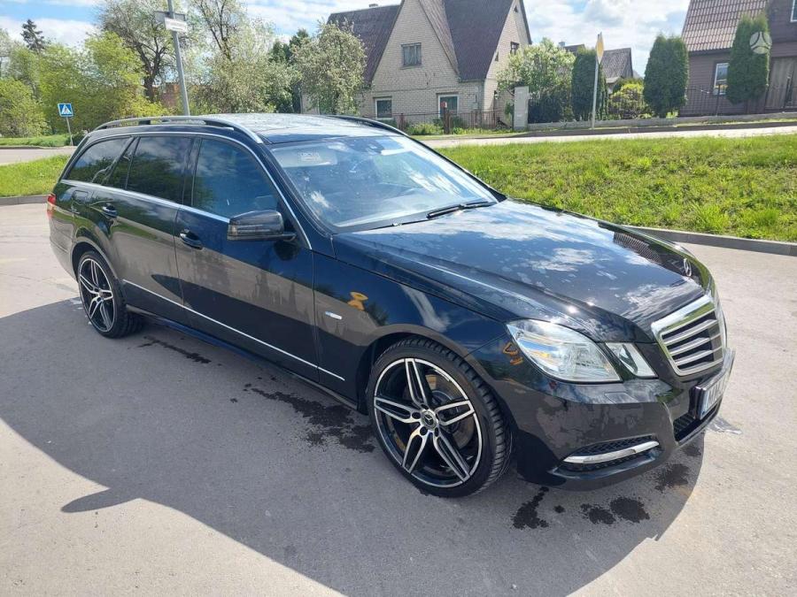 Melns Mercedes-Benz E 350 2011 Ariogala, ar dzinēja tilpumu 2.99 L un nobraukumu 340 tūkst. km par 6650 €, foto 4 vietnē AUTOMOTO.COM.LV