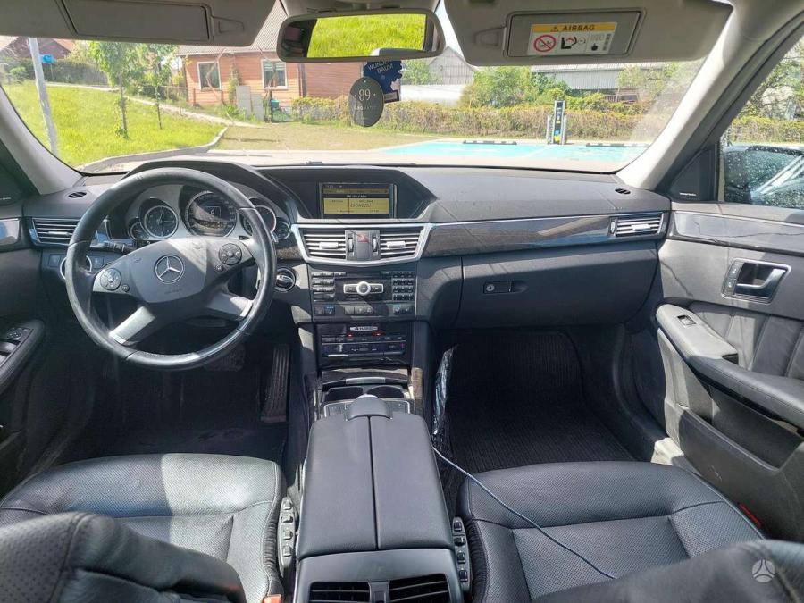 Melns Mercedes-Benz E 350 2011 Ariogala, ar dzinēja tilpumu 2.99 L un nobraukumu 340 tūkst. km par 6650 €, foto 7 vietnē AUTOMOTO.COM.LV