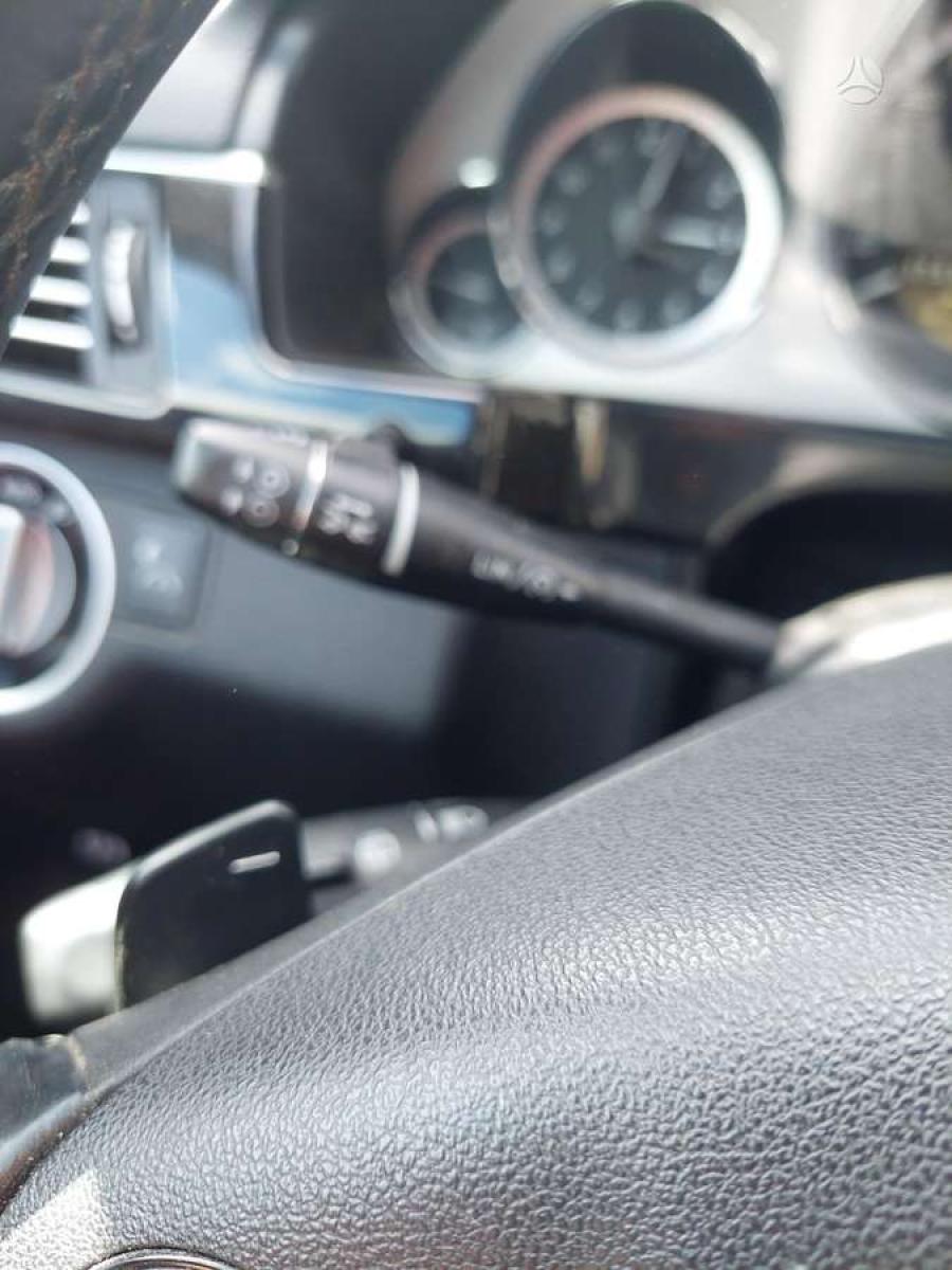 Melns Mercedes-Benz E 350 2011 Ariogala, ar dzinēja tilpumu 2.99 L un nobraukumu 340 tūkst. km par 6650 €, foto 10 vietnē AUTOMOTO.COM.LV