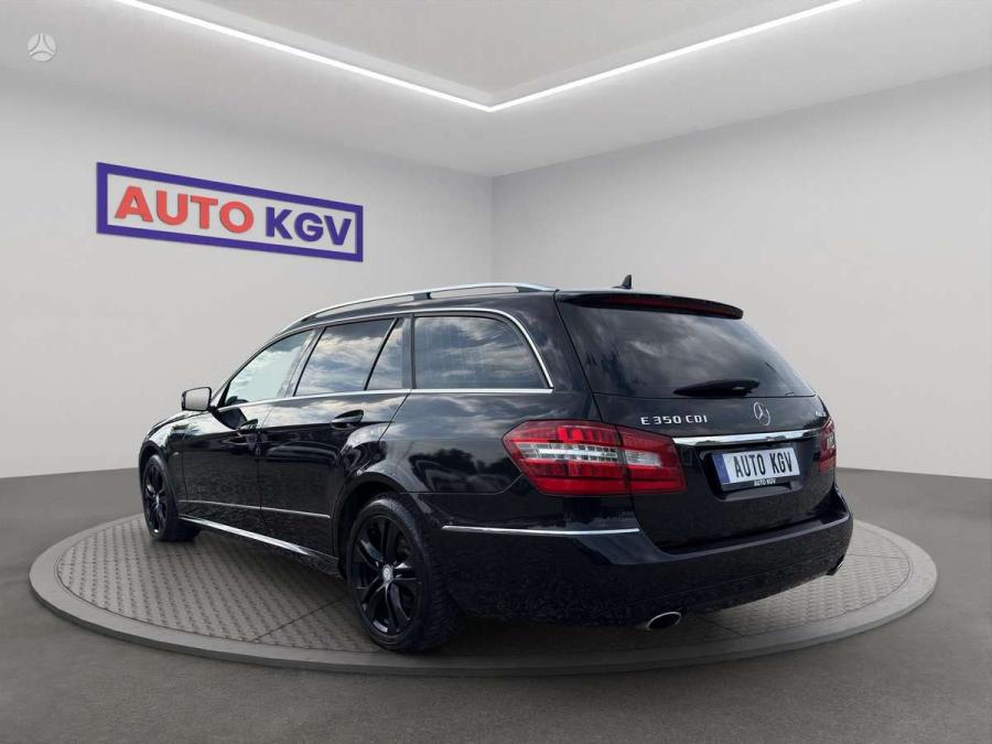 Melns Mercedes-Benz E 350 2011 Kauņa, ar dzinēja tilpumu 3.00 L un nobraukumu 293 tūkst. km par 8799 €, foto 4 vietnē AUTOMOTO.COM.LV