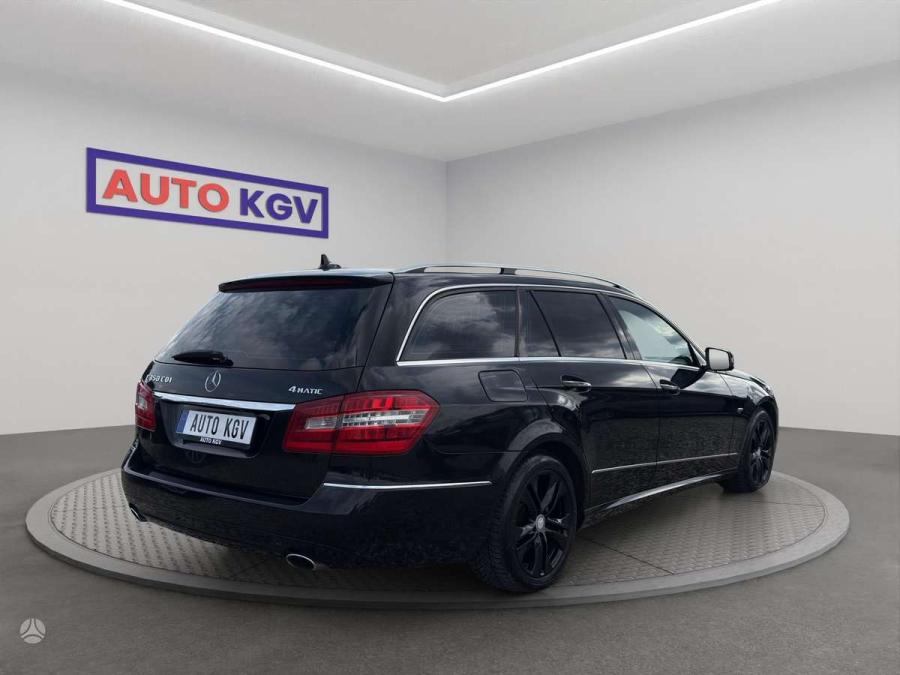 Melns Mercedes-Benz E 350 2011 Kauņa, ar dzinēja tilpumu 3.00 L un nobraukumu 293 tūkst. km par 8799 €, foto 6 vietnē AUTOMOTO.COM.LV