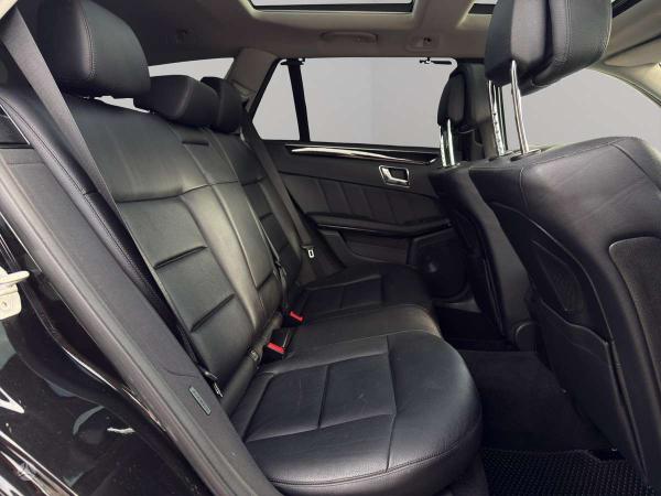 Black Mercedes-Benz E 350 2011 in Kaunas, with an engine capacity of 3.00 L and mileage of 293 thousand km for 8799 €, photo 10 on AUTOMOTO.COM.LV