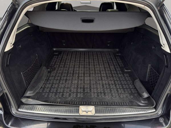 Black Mercedes-Benz E 350 2011 in Kaunas, with an engine capacity of 3.00 L and mileage of 293 thousand km for 8799 €, photo 11 on AUTOMOTO.COM.LV