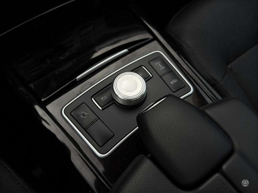 Melns Mercedes-Benz E 350 2011 Kauņa, ar dzinēja tilpumu 3.00 L un nobraukumu 293 tūkst. km par 8799 €, foto 17 vietnē AUTOMOTO.COM.LV