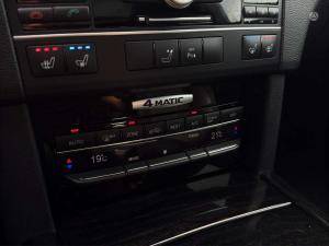 Melns Mercedes-Benz E 350 2011 Kauņa, ar dzinēja tilpumu 3.00 L un nobraukumu 293 tūkst. km par 8799 €, foto 18 vietnē AUTOMOTO.COM.LV