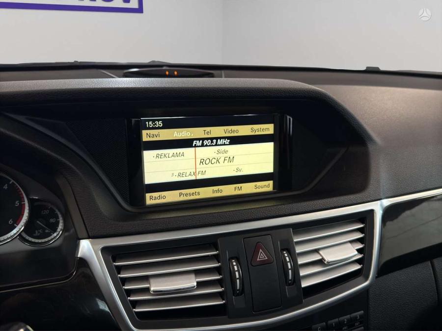 Melns Mercedes-Benz E 350 2011 Kauņa, ar dzinēja tilpumu 3.00 L un nobraukumu 293 tūkst. km par 8799 €, foto 19 vietnē AUTOMOTO.COM.LV