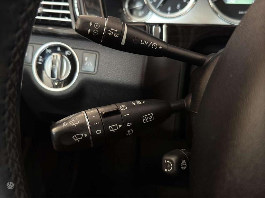 Melns Mercedes-Benz E 350 2011 Kauņa, ar dzinēja tilpumu 3.00 L un nobraukumu 293 tūkst. km par 8799 €, foto 20 vietnē AUTOMOTO.COM.LV