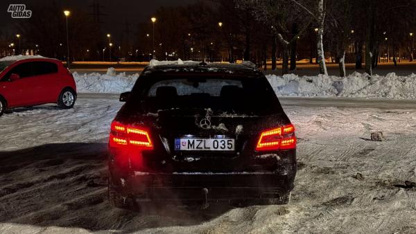 Black Mercedes-Benz E 350 2012 in Klaipeda, with an engine capacity of 3.00 L and mileage of 337 thousand km for 8000 €, photo 6 on AUTOMOTO.COM.LV