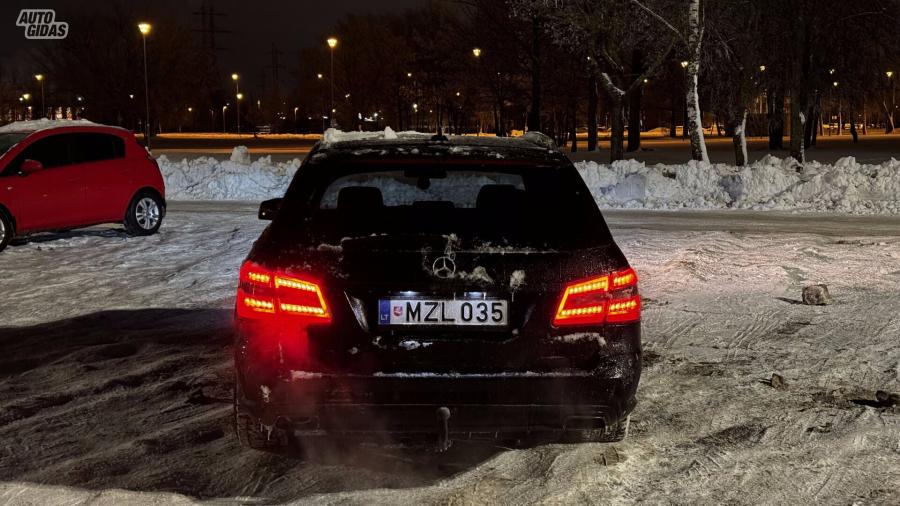 Melns Mercedes-Benz E 350 2012 Klaipėda, ar dzinēja tilpumu 3.00 L un nobraukumu 337 tūkst. km par 8000 €, foto 6 vietnē AUTOMOTO.COM.LV