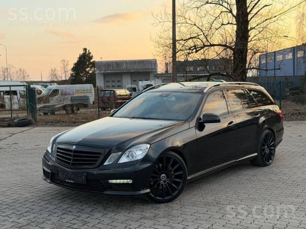 Black Mercedes-Benz E 350 2012 in Riga, with an engine capacity of 3.00 L and mileage of 0 thousand km for 8250 €, photo 3 on AUTOMOTO.COM.LV