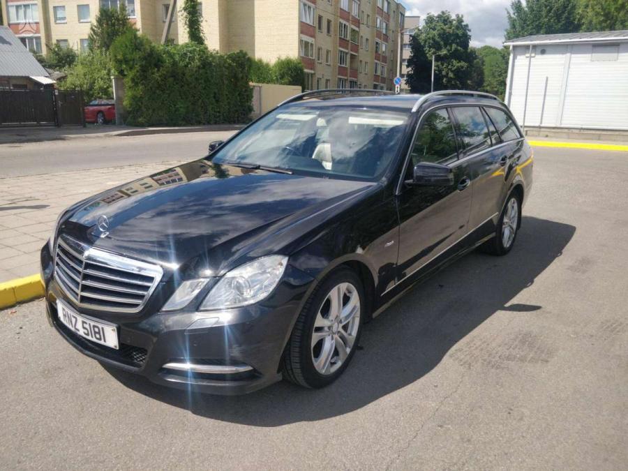 Черный Мерседес E 350 2012 в Каунас, объемом двигателя 2.14 л и пробегом 201 тыс. км за 3000 €, фото 16 на AUTOMOTO.COM.LV
