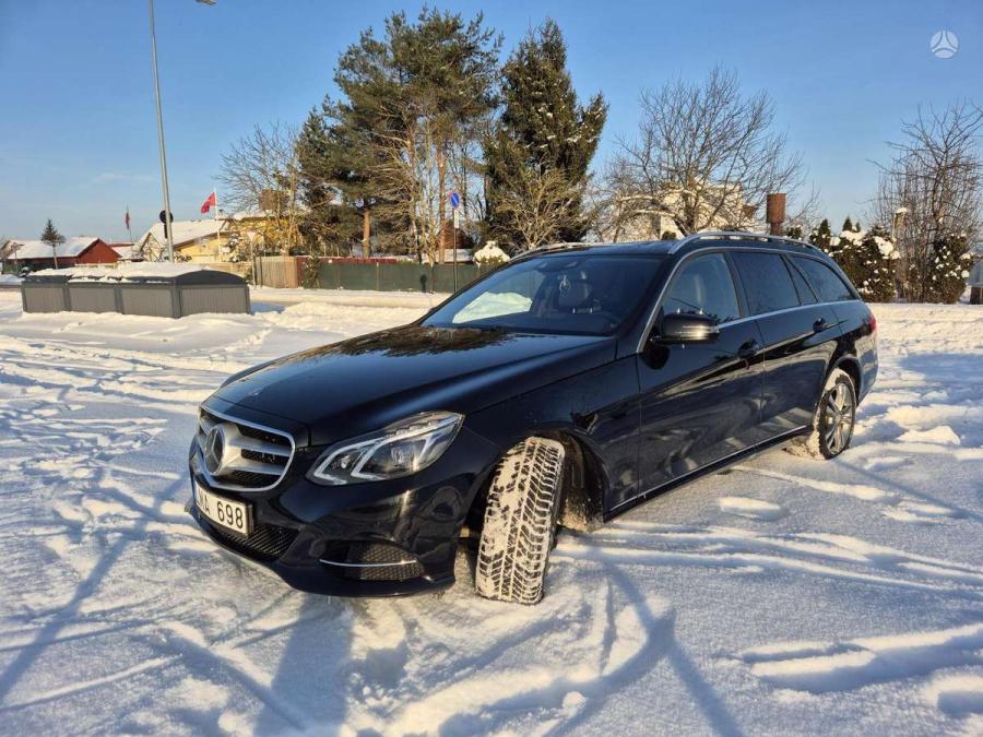 Black Mercedes-Benz E 350 2013 in Vilnius, with an engine capacity of 3.00 L and mileage of 517 thousand km for 6400 €, photo 2 on AUTOMOTO.COM.LV