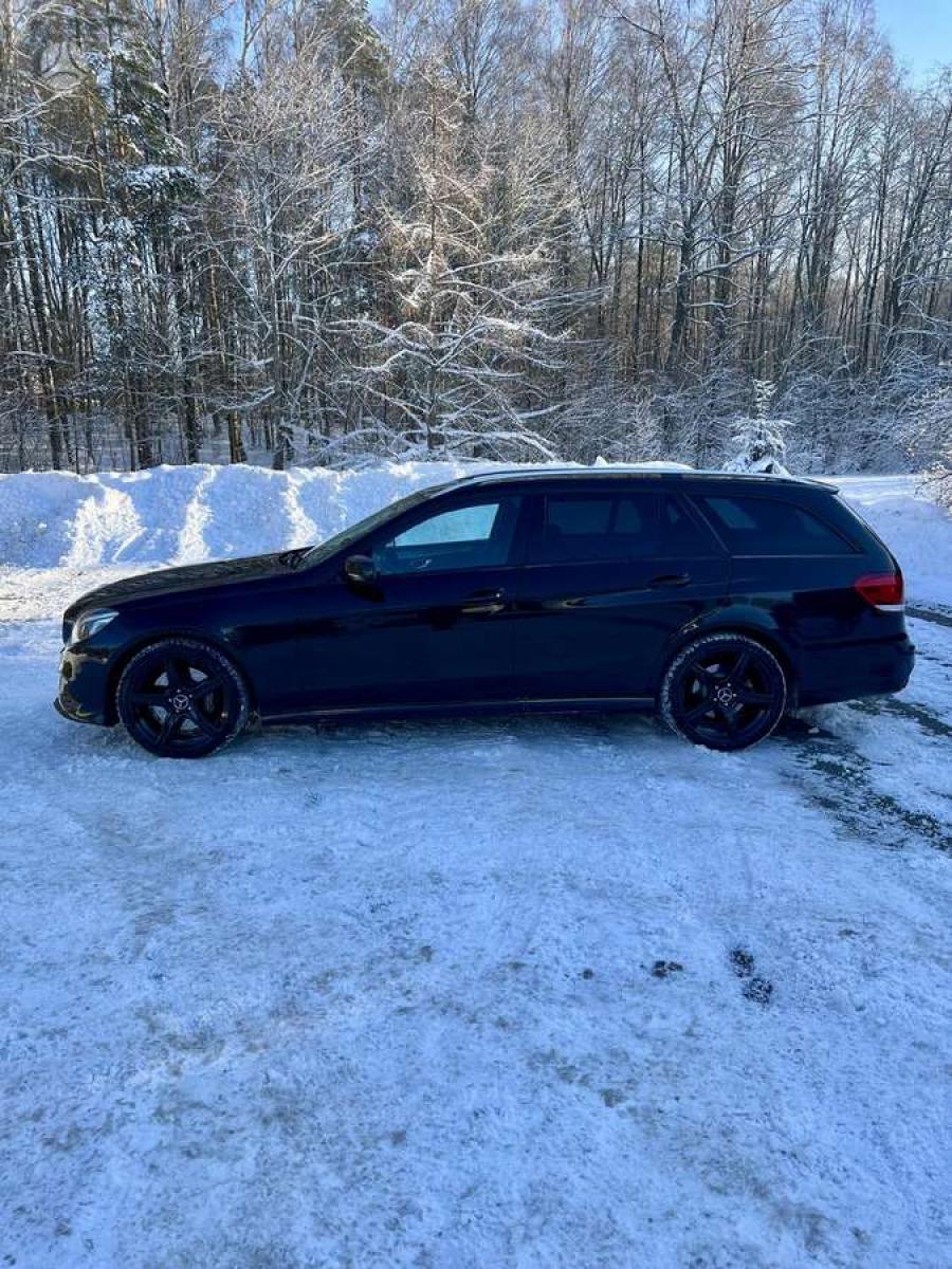 Black Mercedes-Benz E 350 2013 in Elektrenai, with an engine capacity of 2.99 L and mileage of 289 thousand km for 10990 €, photo 5 on AUTOMOTO.COM.LV